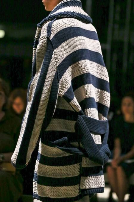 10 Outer Rajut Yang Buat Penampilanmu Makin Cantik dan Hangat - Tampil ...