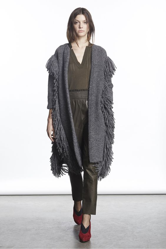 10 Outer Rajut Yang Buat Penampilanmu Makin Cantik dan Hangat - Tampil ...